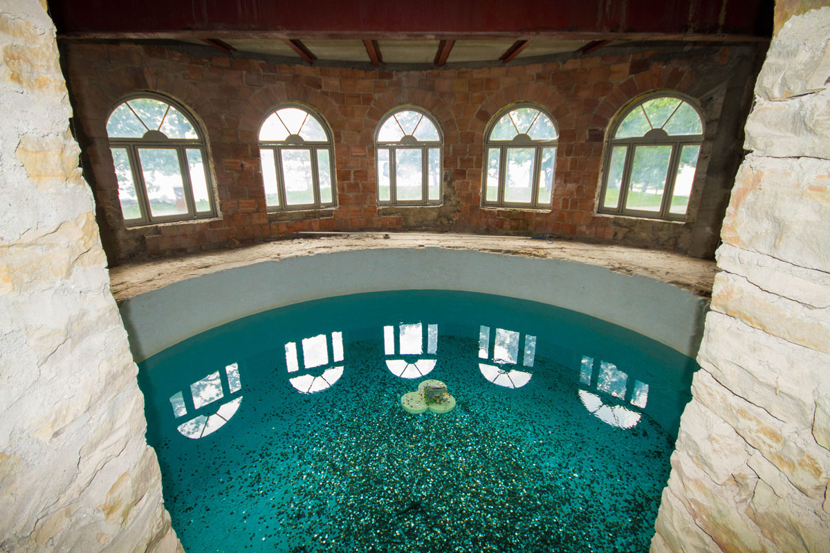 A Tale of Two Castles in the Thousand Islands - Wandering Wagars