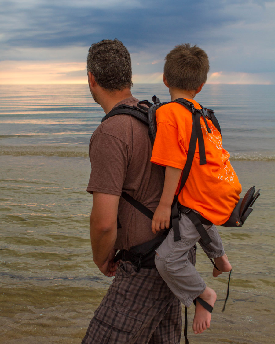 The Freeloader Child Carrier Review | Gear Review: The Freeloader Child ...